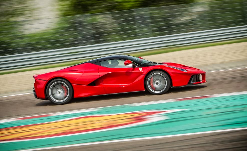 SUPERCARS: Ferrari LaFerrari Supercars Review