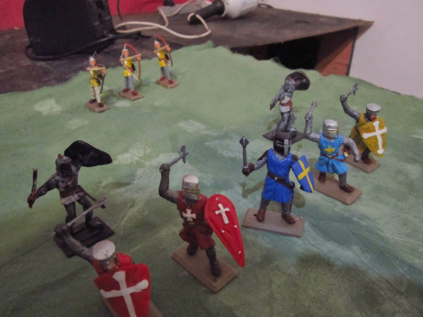 MEDIEVAL WARGAME: The figures