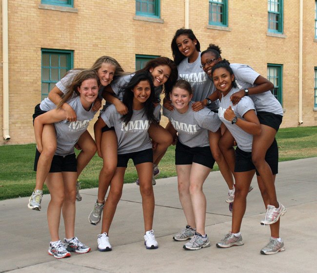 Strong Lift and Carry Photos and Videos - Strong Muscular Girls Lift ...