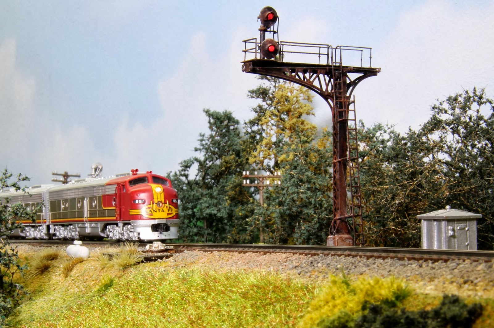 D&RG Monarch Branch & fallen flag SFRSD RR: Santa Fe E8A & B units