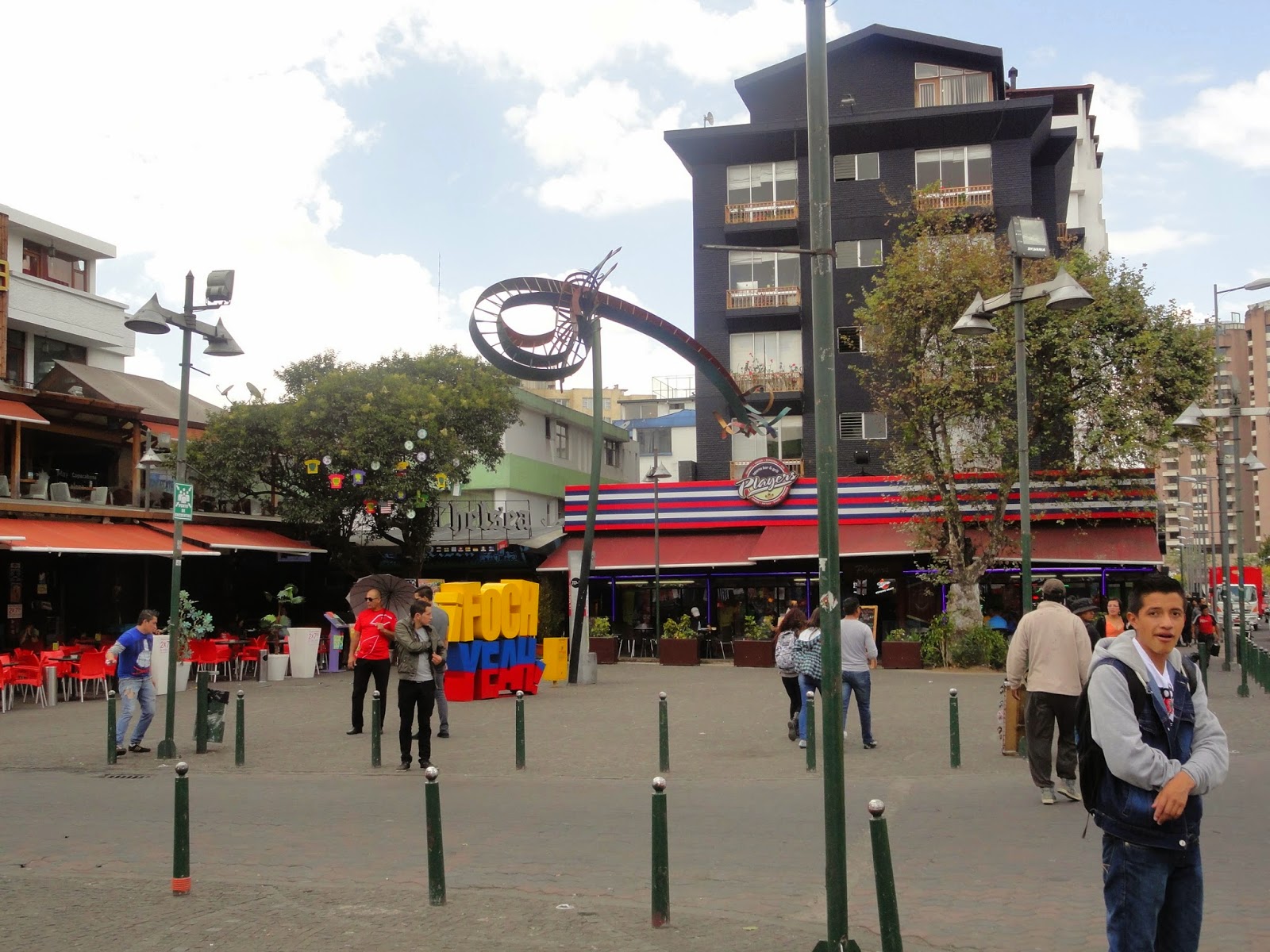 MIRADOR DE QUITO.COM: LA MARISCAL ZONA ROSA MULTICULTURAL