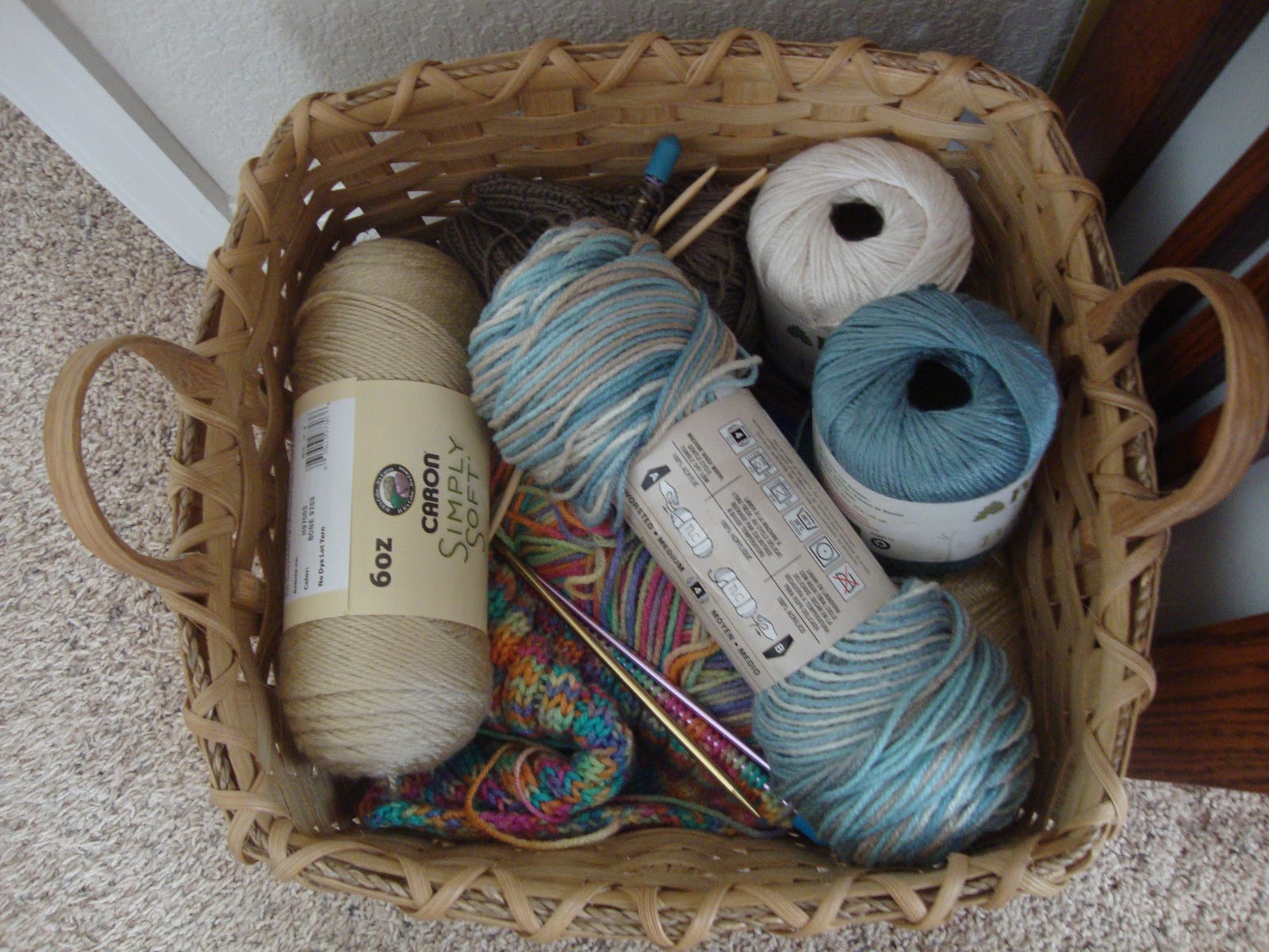 Kelly's knits and little tidbits: How to organize your knitting stuff