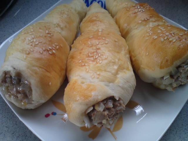 Cooking Pleasure: Tuna Stuffed Cornet Buns [Sponge Dough Method]