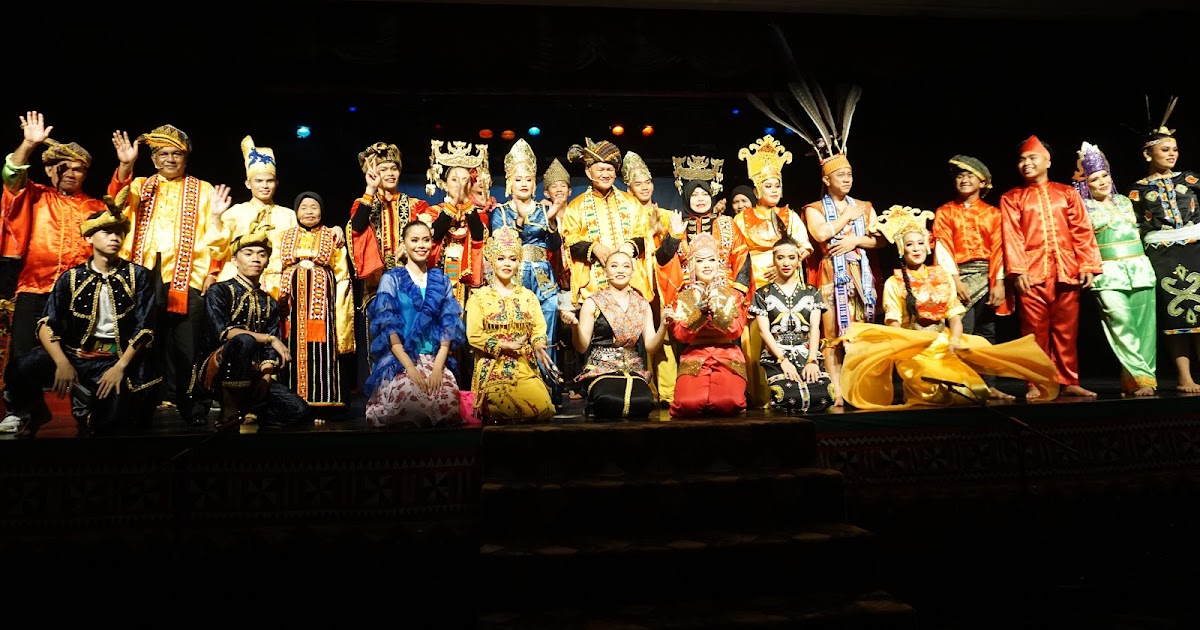 PERSEMBAHAN TARIAN ETNIK SABAH TITIK MENGALAI SEMPENA PANGGUNG SENI ...
