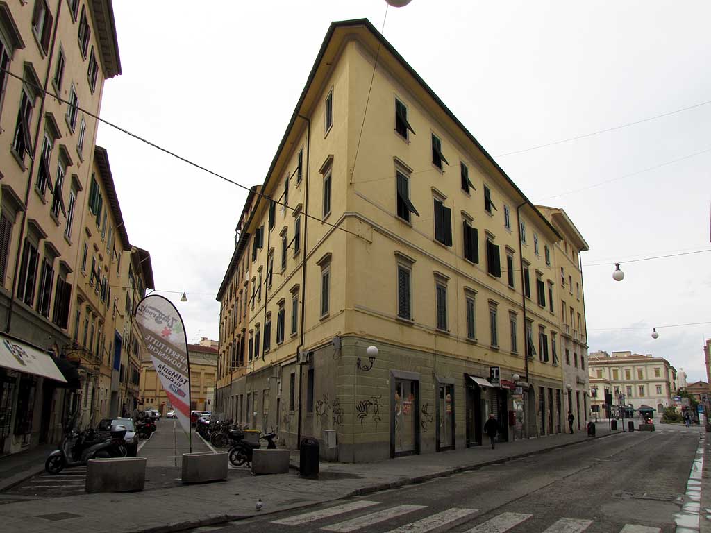 Livorno Daily Photo: Corner Buildings