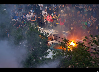 Vancouver Riot Kissing Couple Photos | Garut Snipers