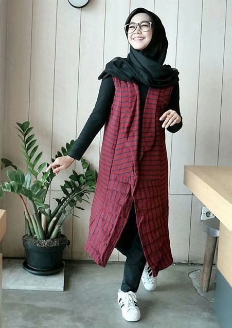 √ 22 Model Hijab Ria Ricis yang Simple dan Kekinian Paling Mudah Ditiru ...