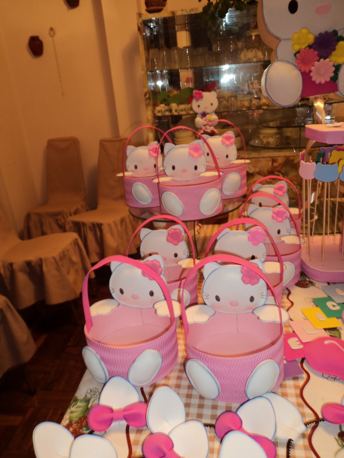 Detalles Isabel: Cotillón Hello kitty y keropi