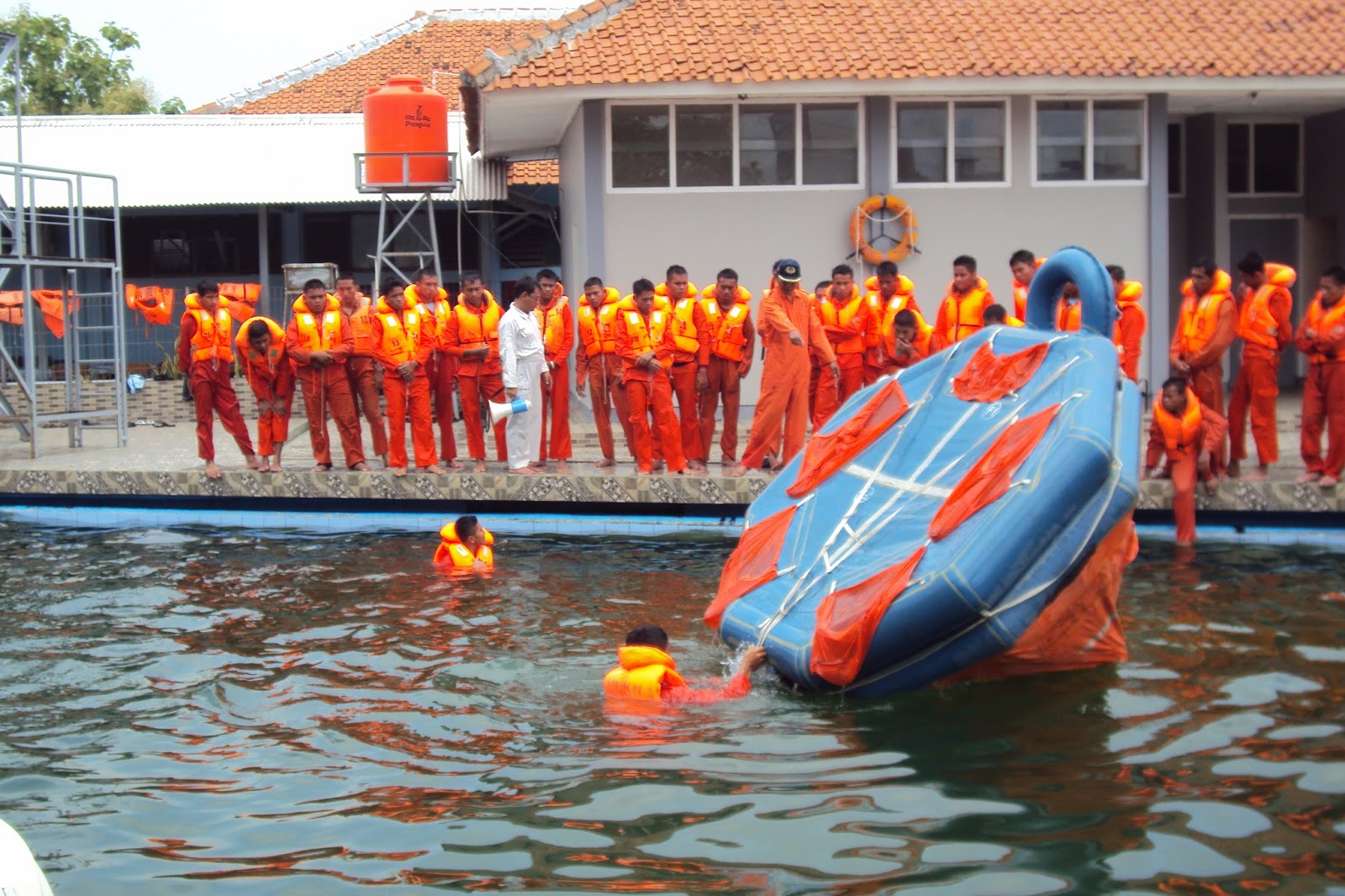 BASIC SAFETY TRAINING (BST) | PELAUT BIRU