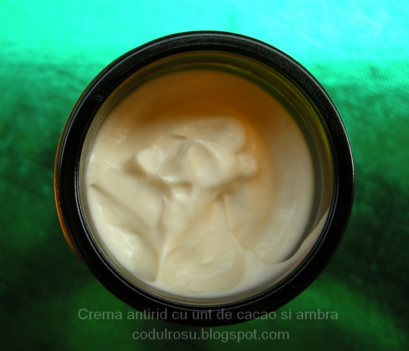Codul Rosu: Crema antirid pentru fata si ochi cu unt de cacao si ambra