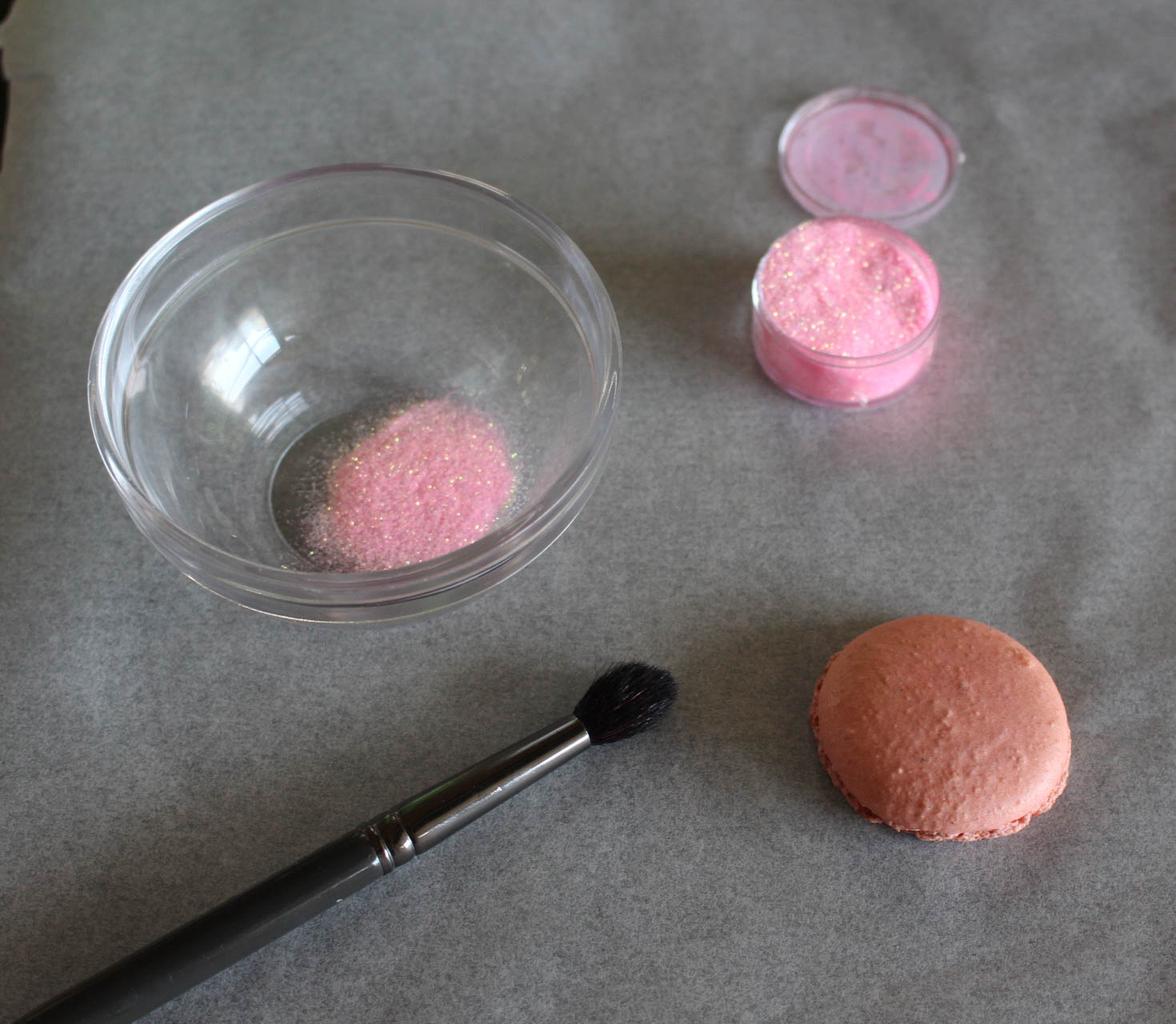 Cassie Cakes: Bauble Macarons