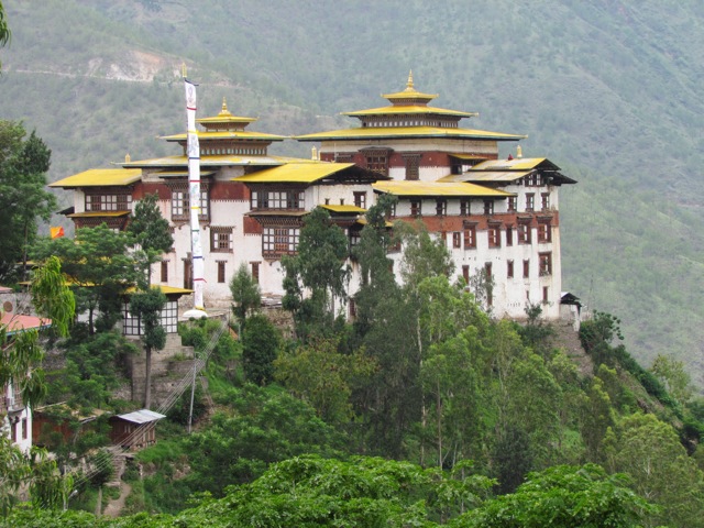 In the shadow of the mountains: Trashigang and back