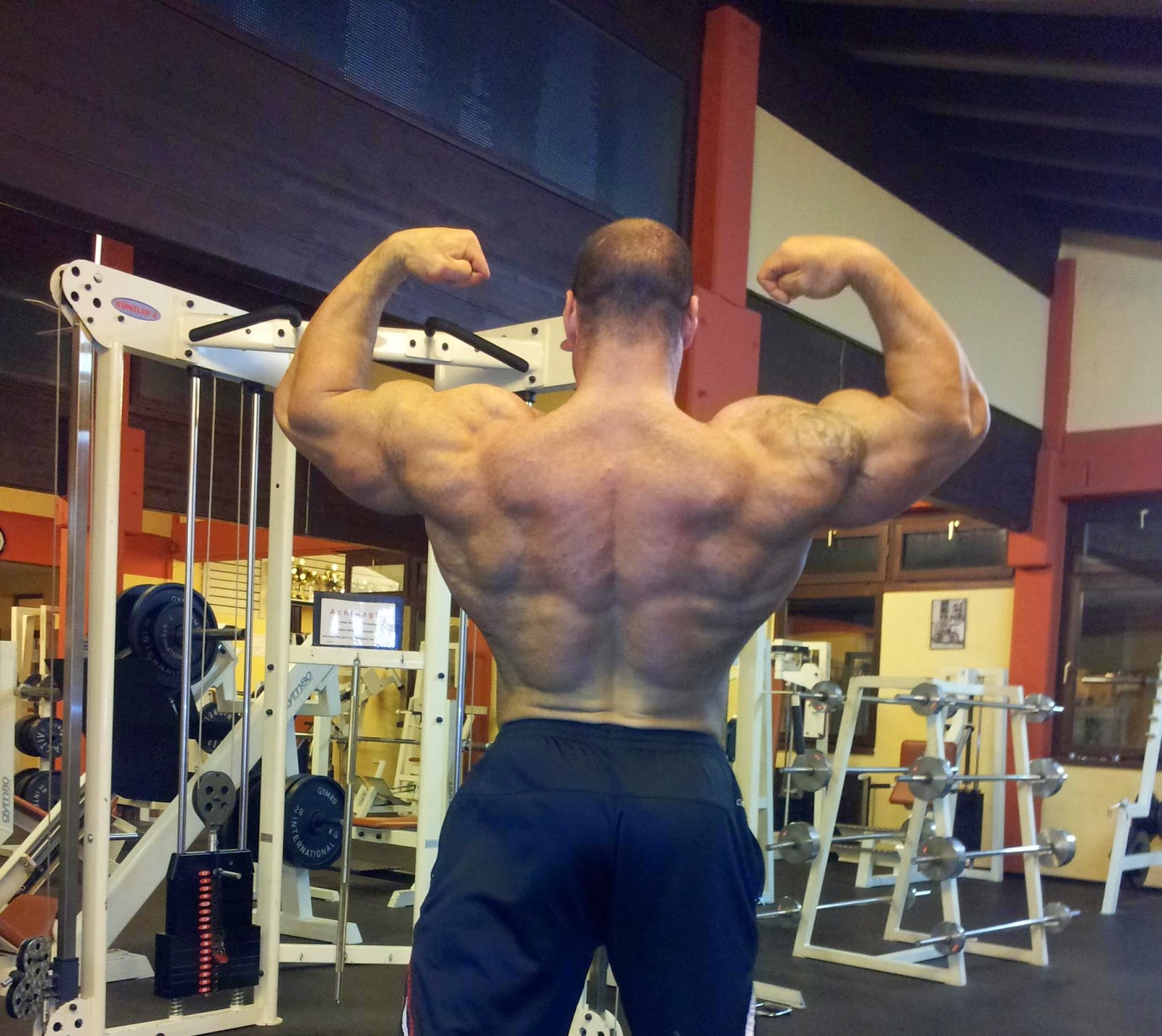 Muscle Lover: Strong powerlifter Sergey Moser