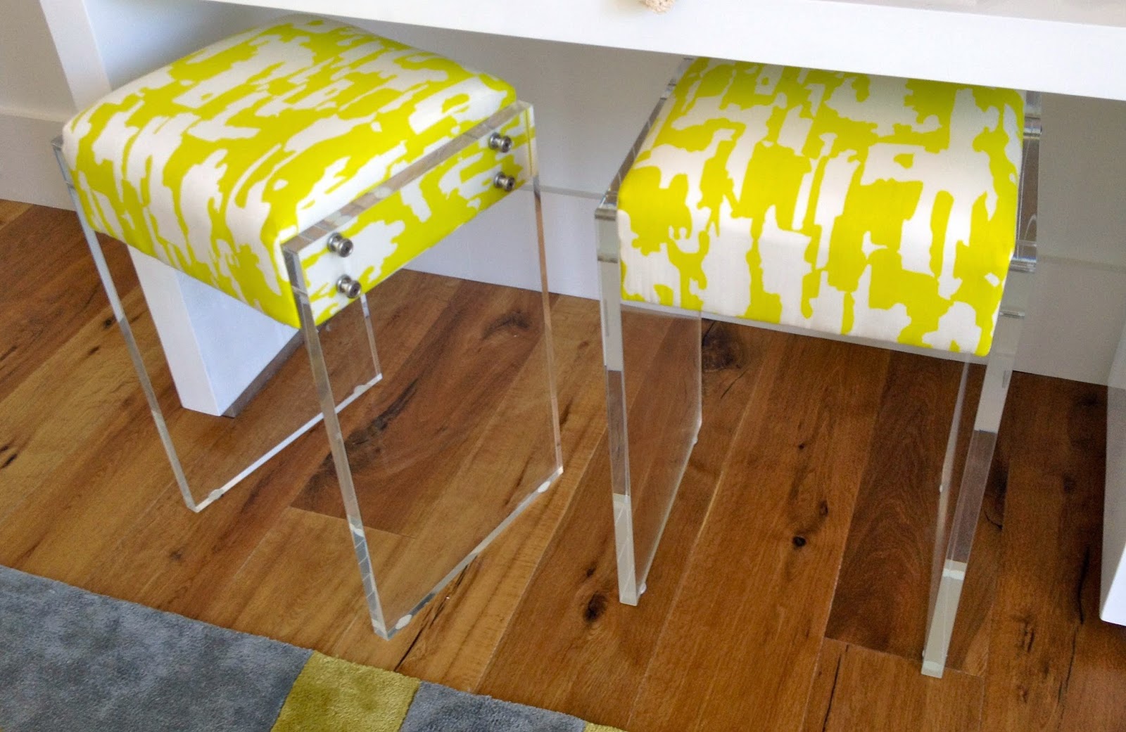 La Plates Blog: Adoring Acrylic / Lucite