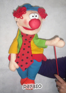 Titeres y Puppets Pirifleto: Guiñoles con pies