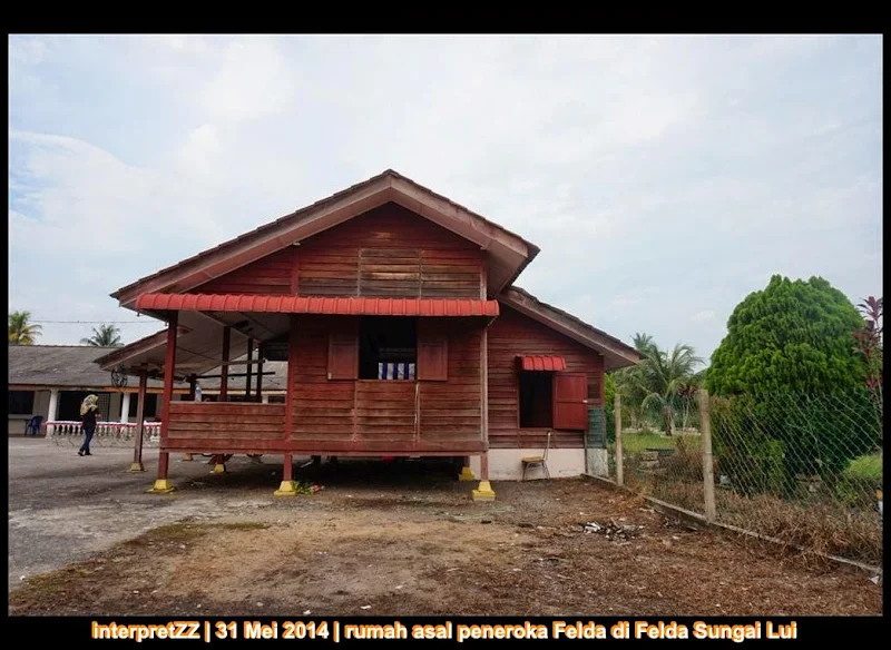 [t14f03] Rupa rumah asal peneroka pada awal penubuhan Felda Sungai Lui.