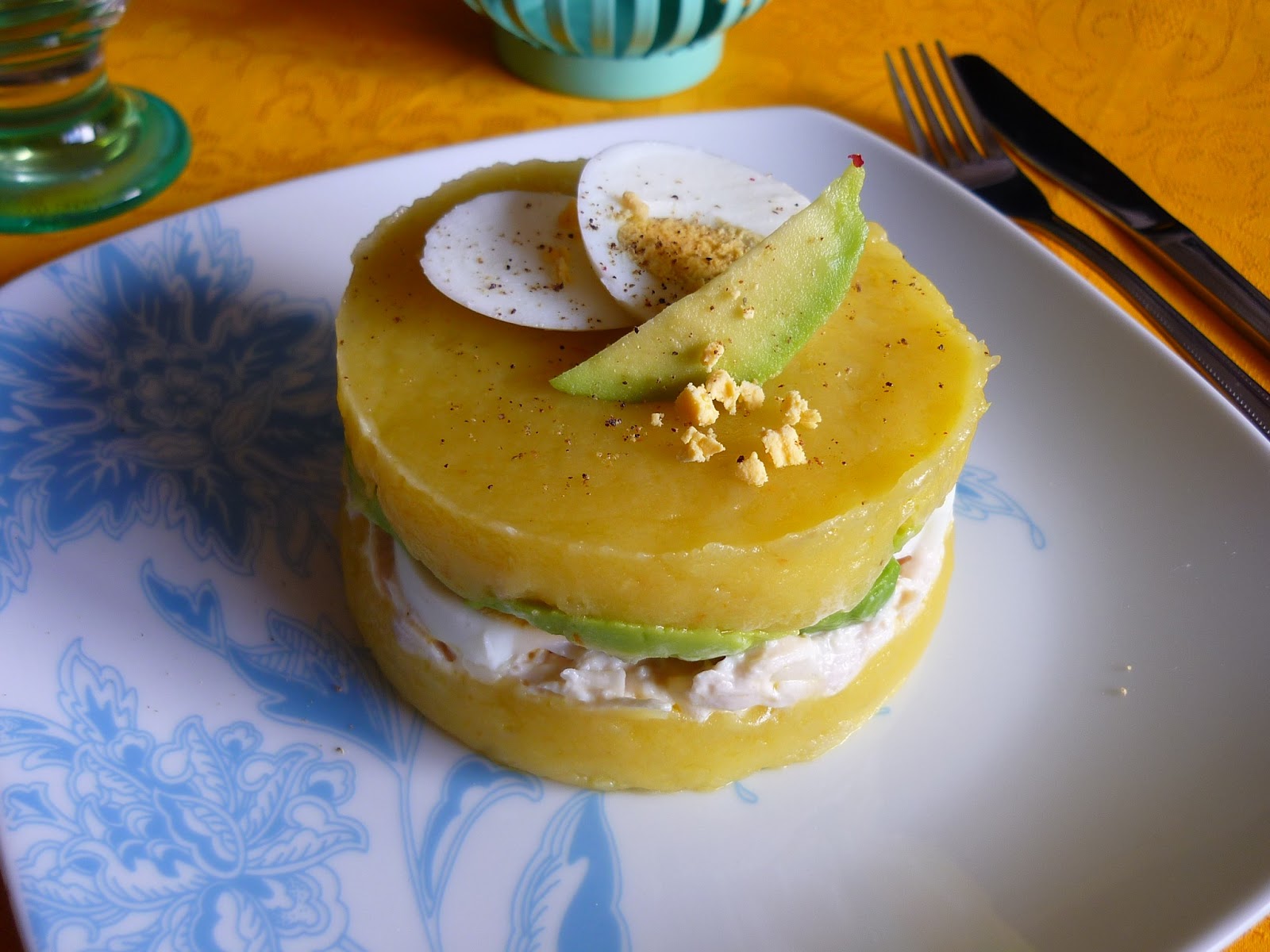 La Chef A: Causa limeña con pollo