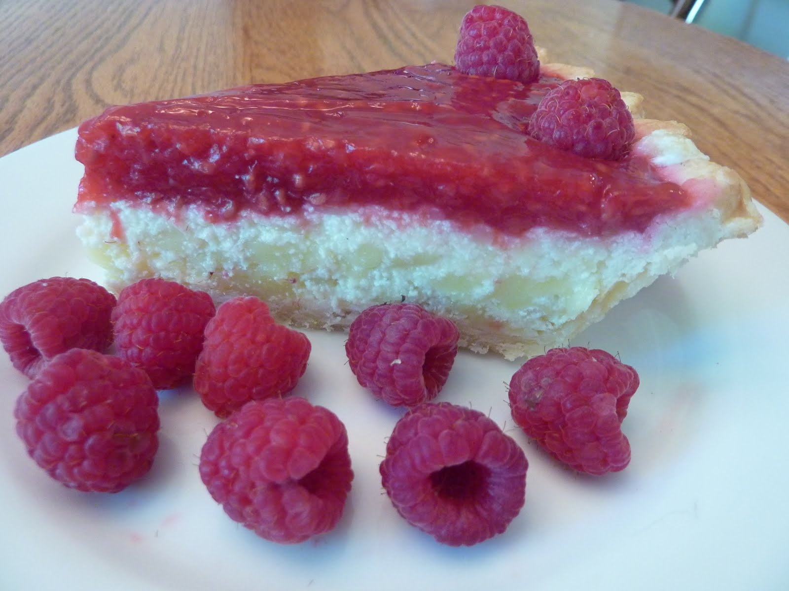 Kimmy's Kitchen: Raspberry Cream Pie