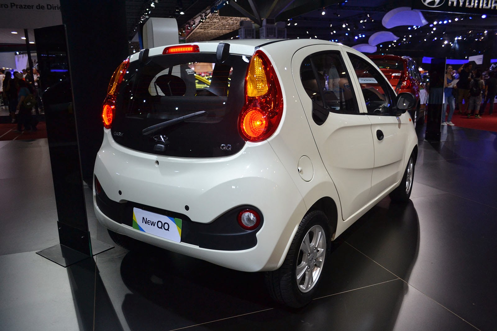 Chery começa a importar novo QQ para o Brasil