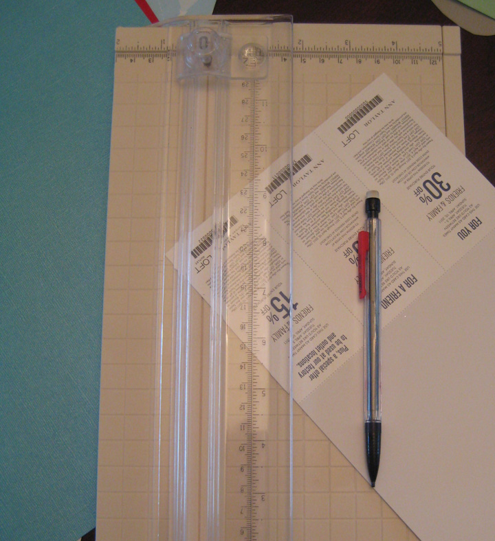 Karis Kisses: Turquoise and Red Triangular Banner Tutorial