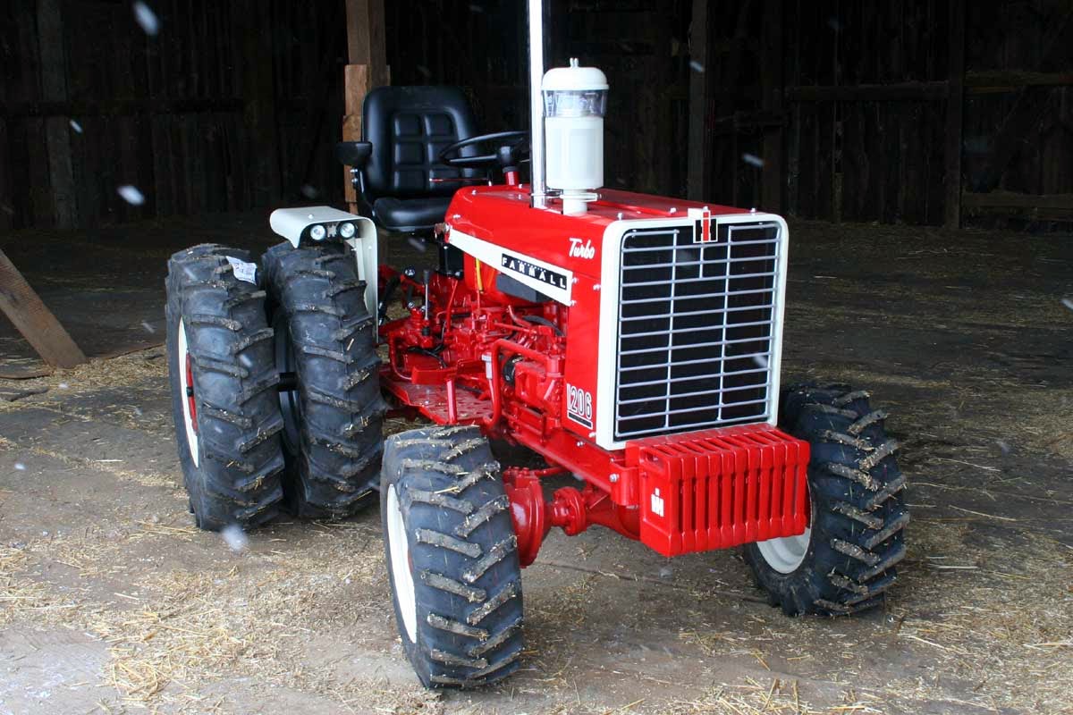 The Little Tractor Co: IH 1206 AWD's taking over... 3 at once... and a ...