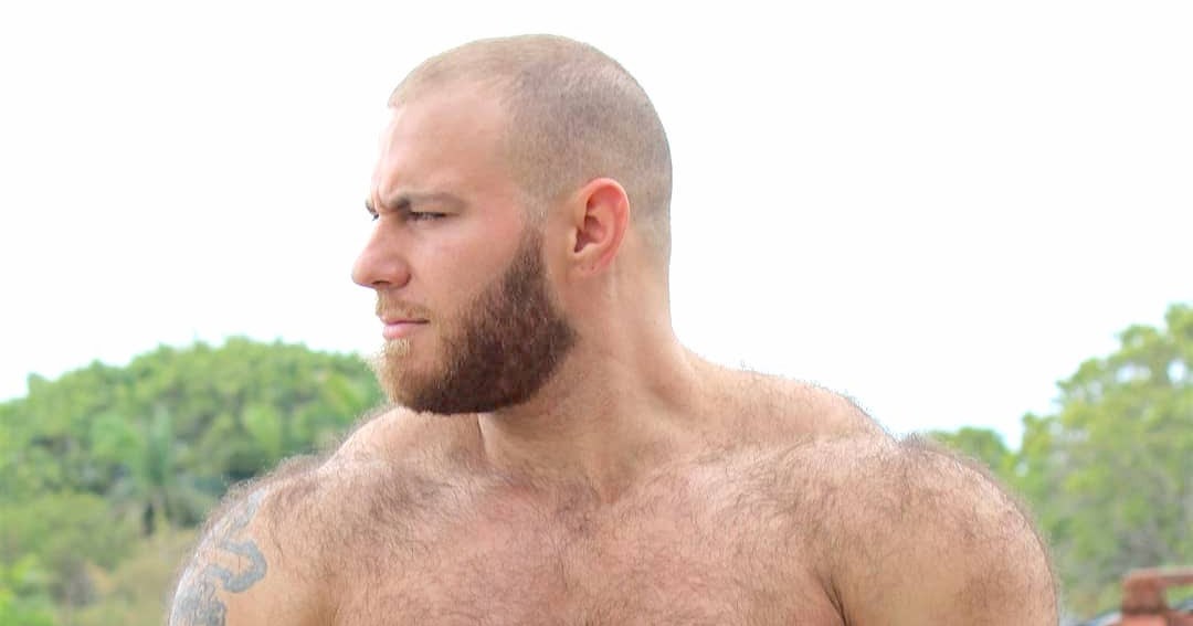 Speedo Musings: Muscle Bear