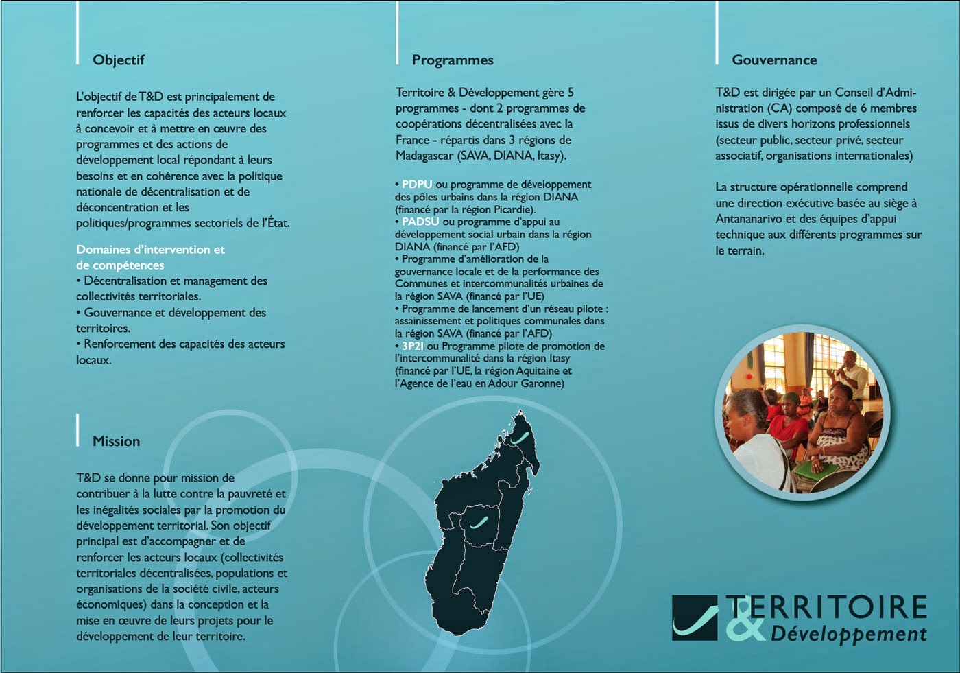 Création dépliant 3 volets : ONG Territoire & Développement | PK Designer graphique : studio ...