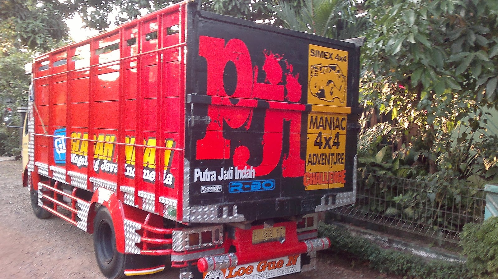 Cutting Sticker: Cutting Sticker Truck