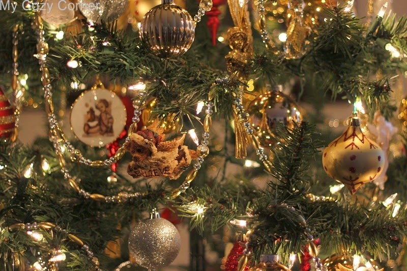 My Cozy Corner: How to Decorate a Tree