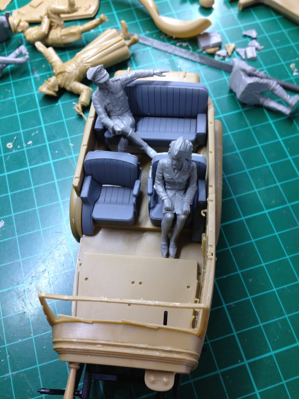 Scale Model Workbench: ICM Mercedes G4