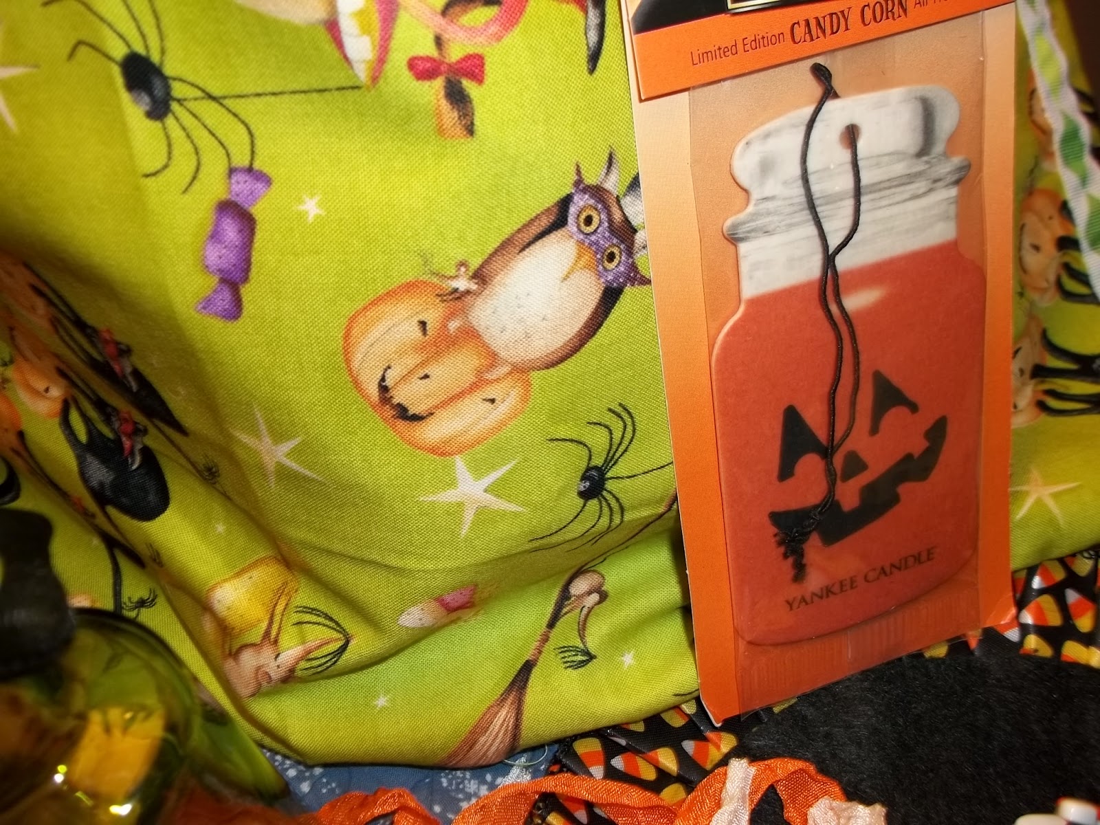 COZY BLANKET: I'm back.......fall swap pictures