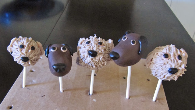 deWishes delights: Custom Dog Cake Pops