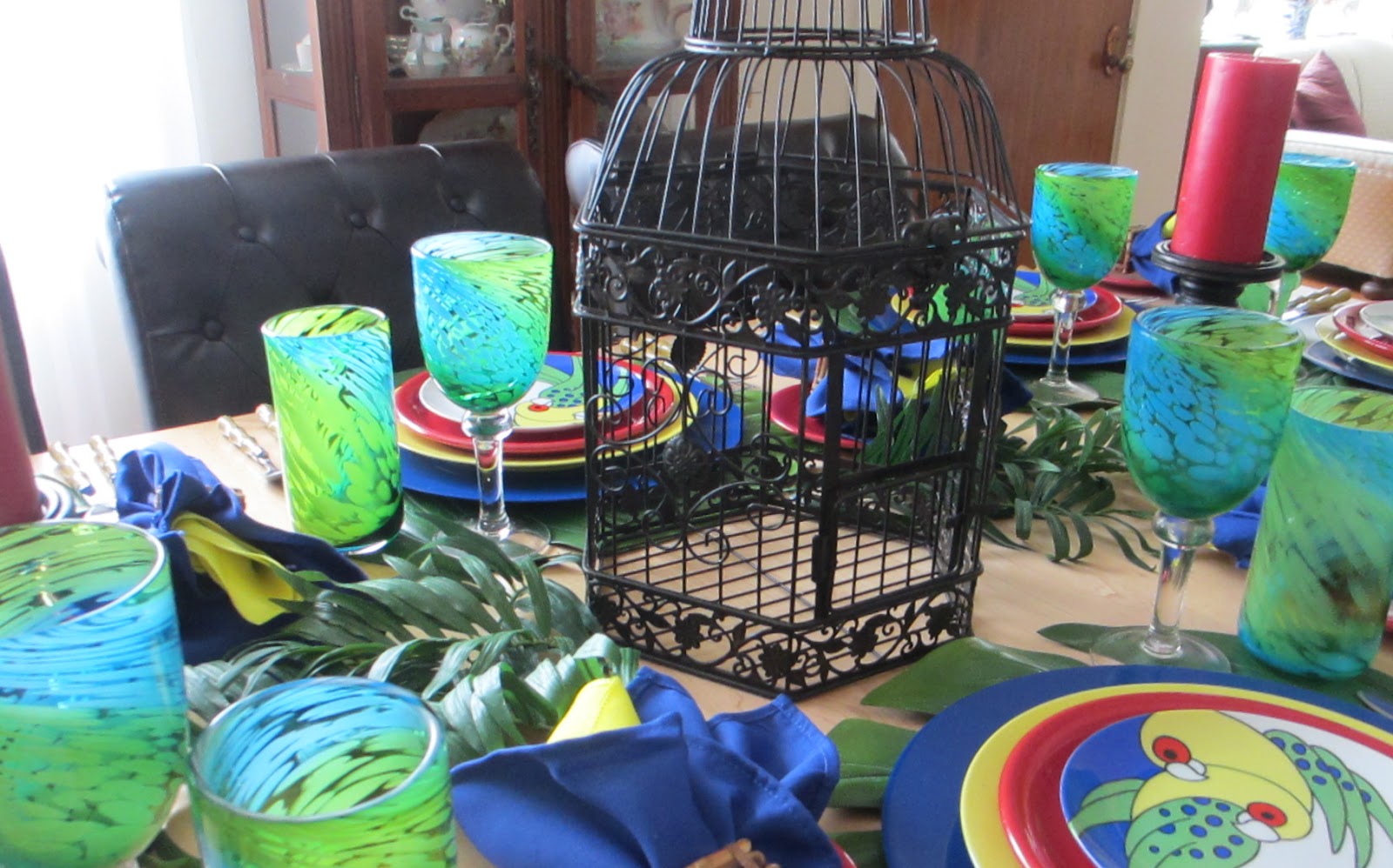 The Welcomed Guest: Fitz & Floyd Parrot Table
