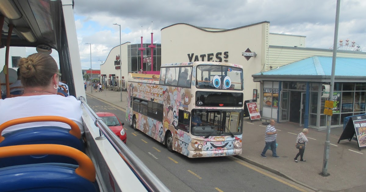 Chas's Pictorial Blog: Riding the open-top bus in Skegness