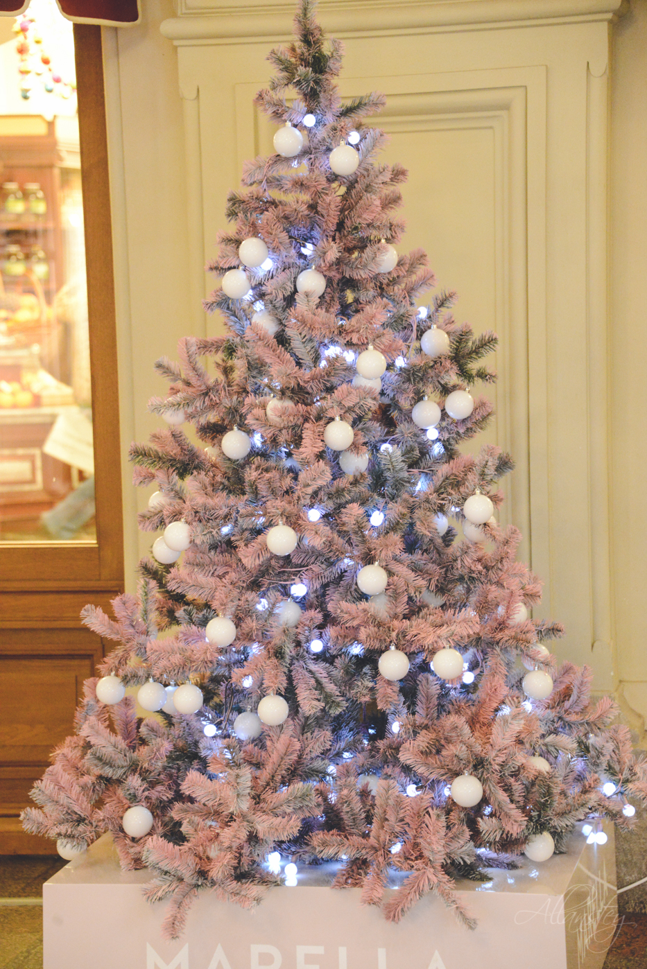 Flashback: Designers Christmas Trees in GUM | Allanstey