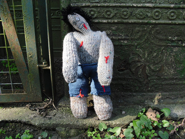 Drew Designs: Knitted Zombie, Eat Your Heart Out!