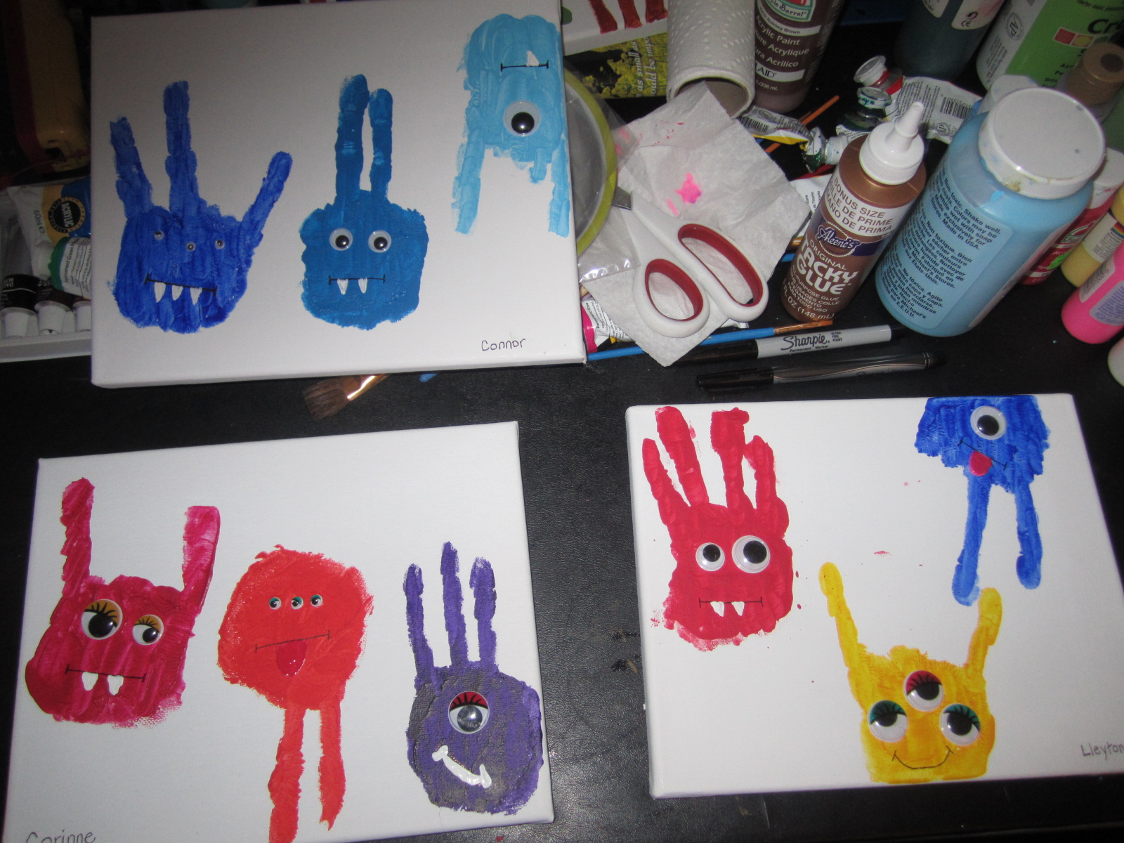 crafting my bliss: Hand Print Monsters!
