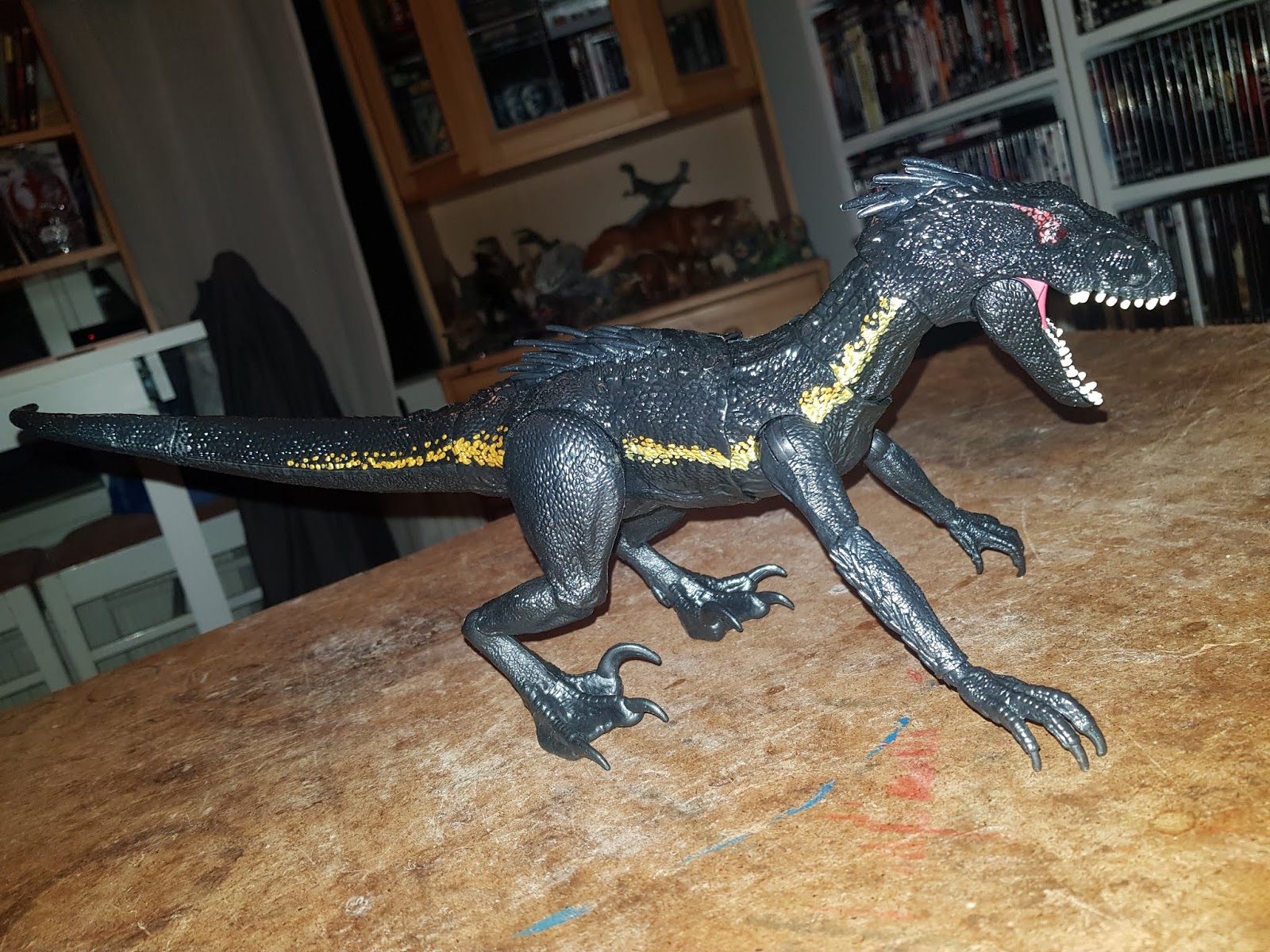 Jurassic Mania: Indoraptor & Claire Dearing + Stegosaurus