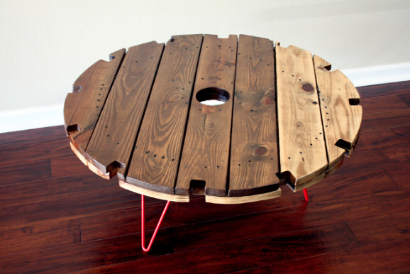 Relaxshacks.com: Make this SIMPLE Wooden Spool Table For Your Home/Cabin