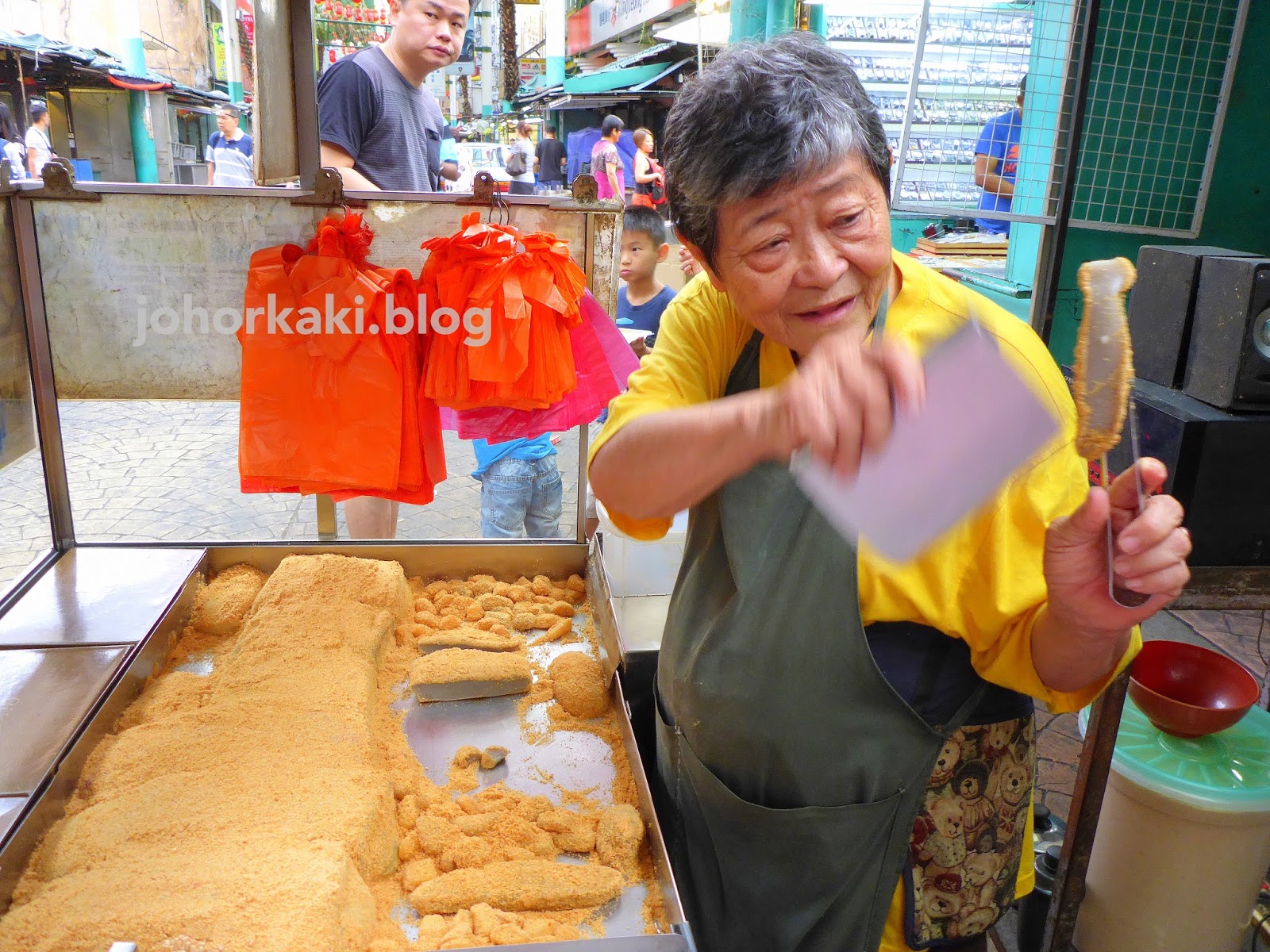 Petaling Street Food. Chinatown Mdm Tang Muah Chee. Sweet Rice Cake ...
