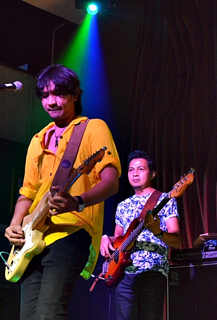 dionMomongan: Acid Speed Band, Sudah 35 tahun dan Still Live!