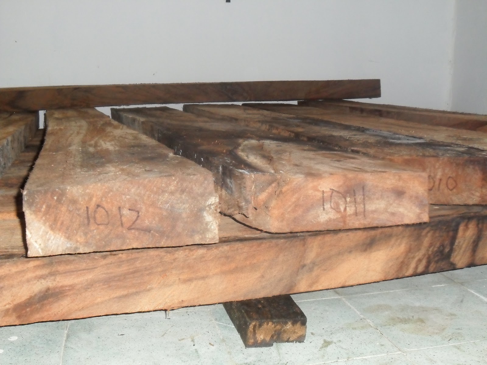 PAROTA: Madera de Parota, Tablones, Tablas, Ruedas Para Mesas