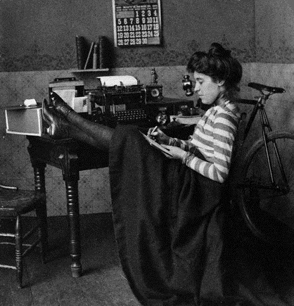 oz.Typewriter: Women and Typewriters in British Offices