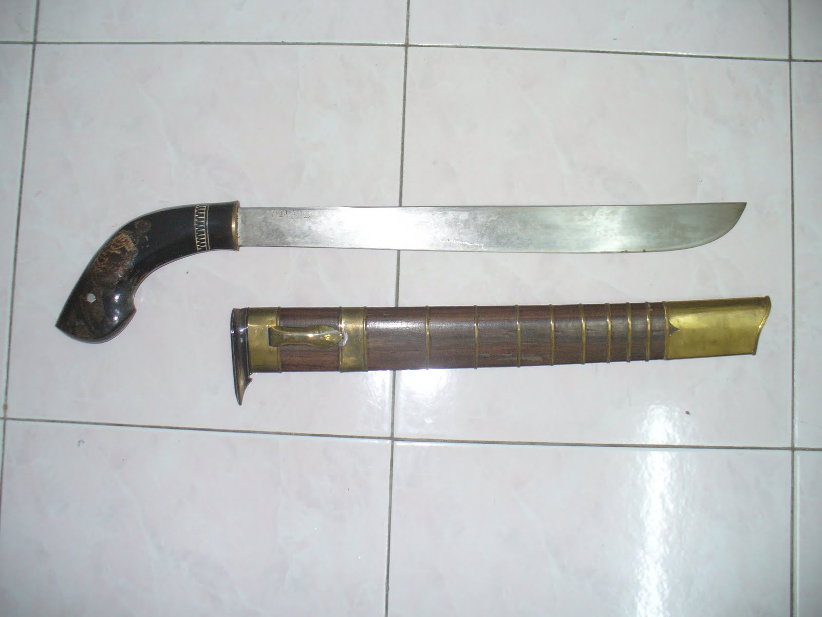 Laman Parang Dan Pisau