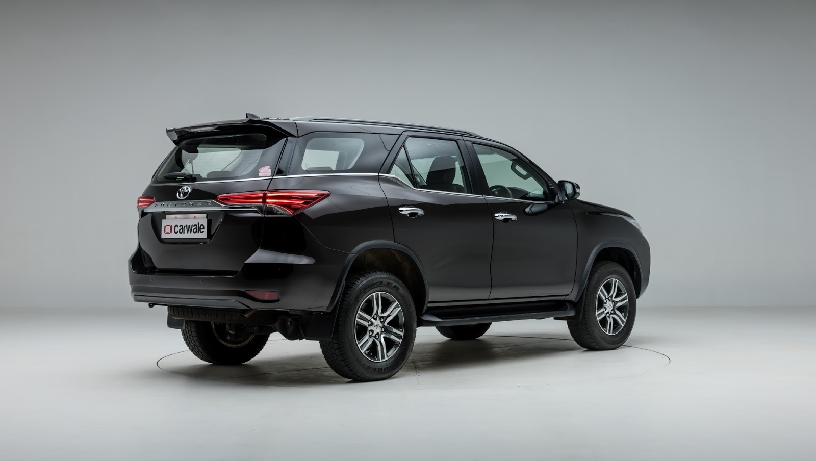 TOYOTA FORTUNER FULL HD WALLPAPERS