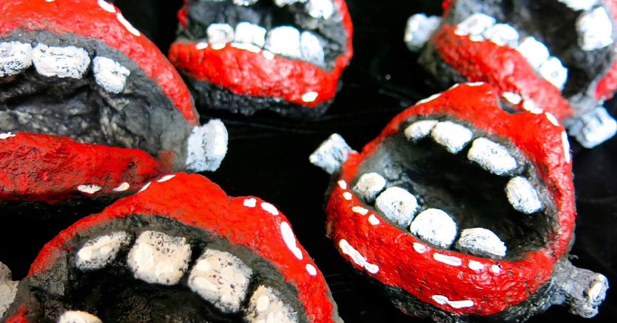 Cassie Stephens: How to Decorate for Halloween: Chatter Teeth!