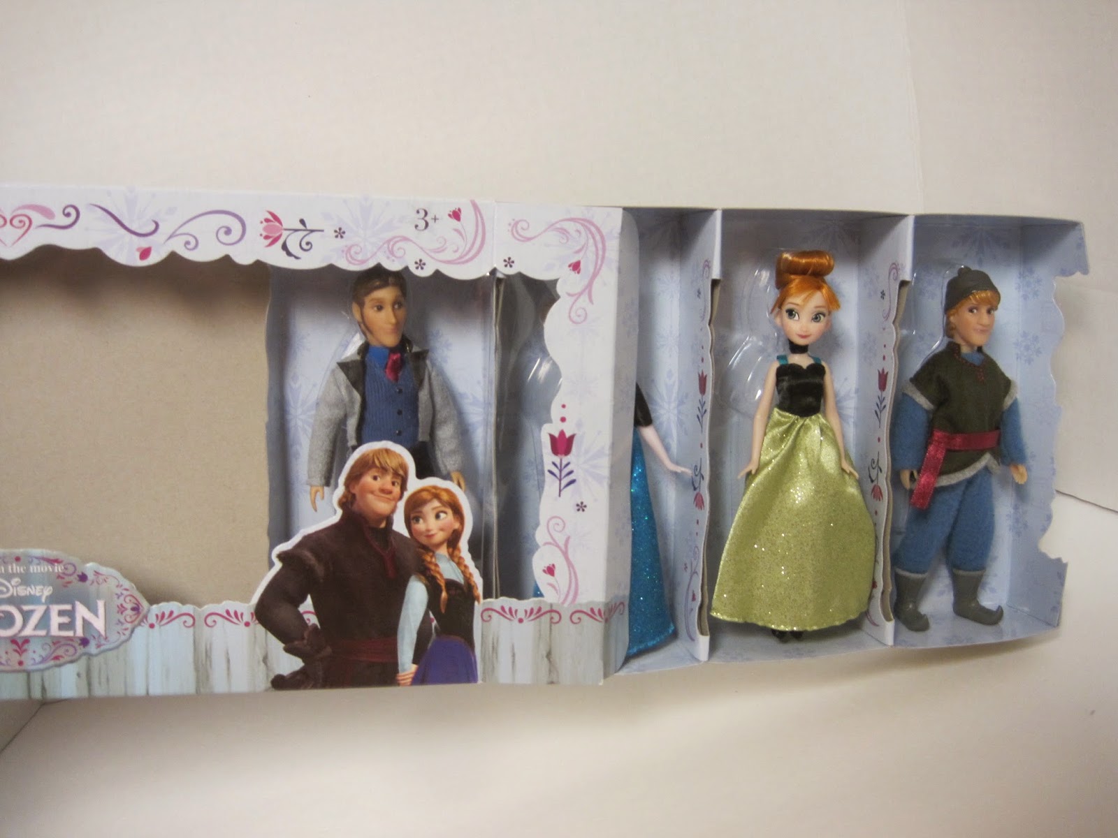 Never Grow Up: A Mom's Guide to Dolls and More: Frozen Mini Doll Set Review