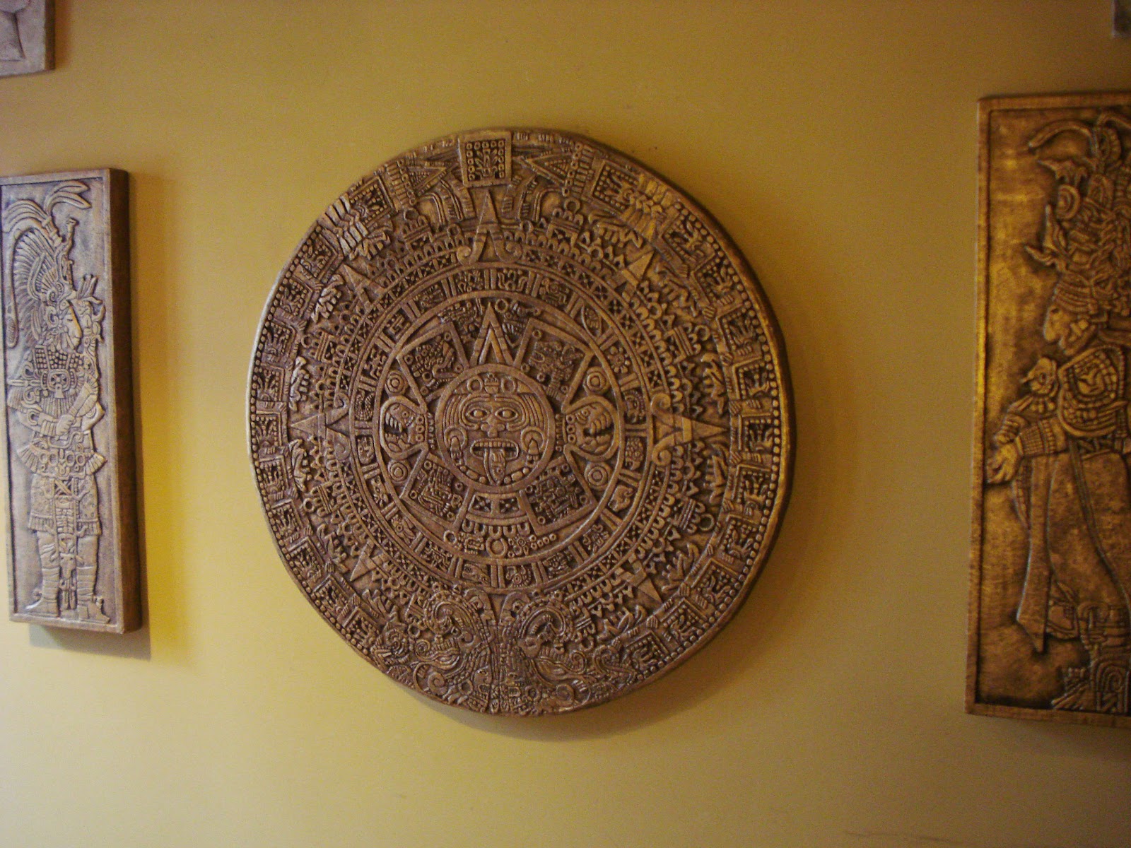 VALKIRIA Cuadros Arte y escultura: PIEDRA DEL SOL CON GUARDIANES AZTECAS