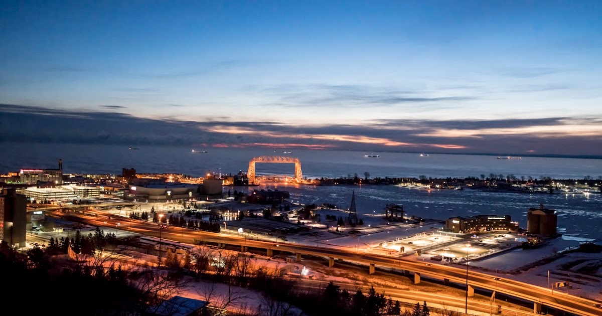 Duluth Harbor Cam: Ships in Waiting!