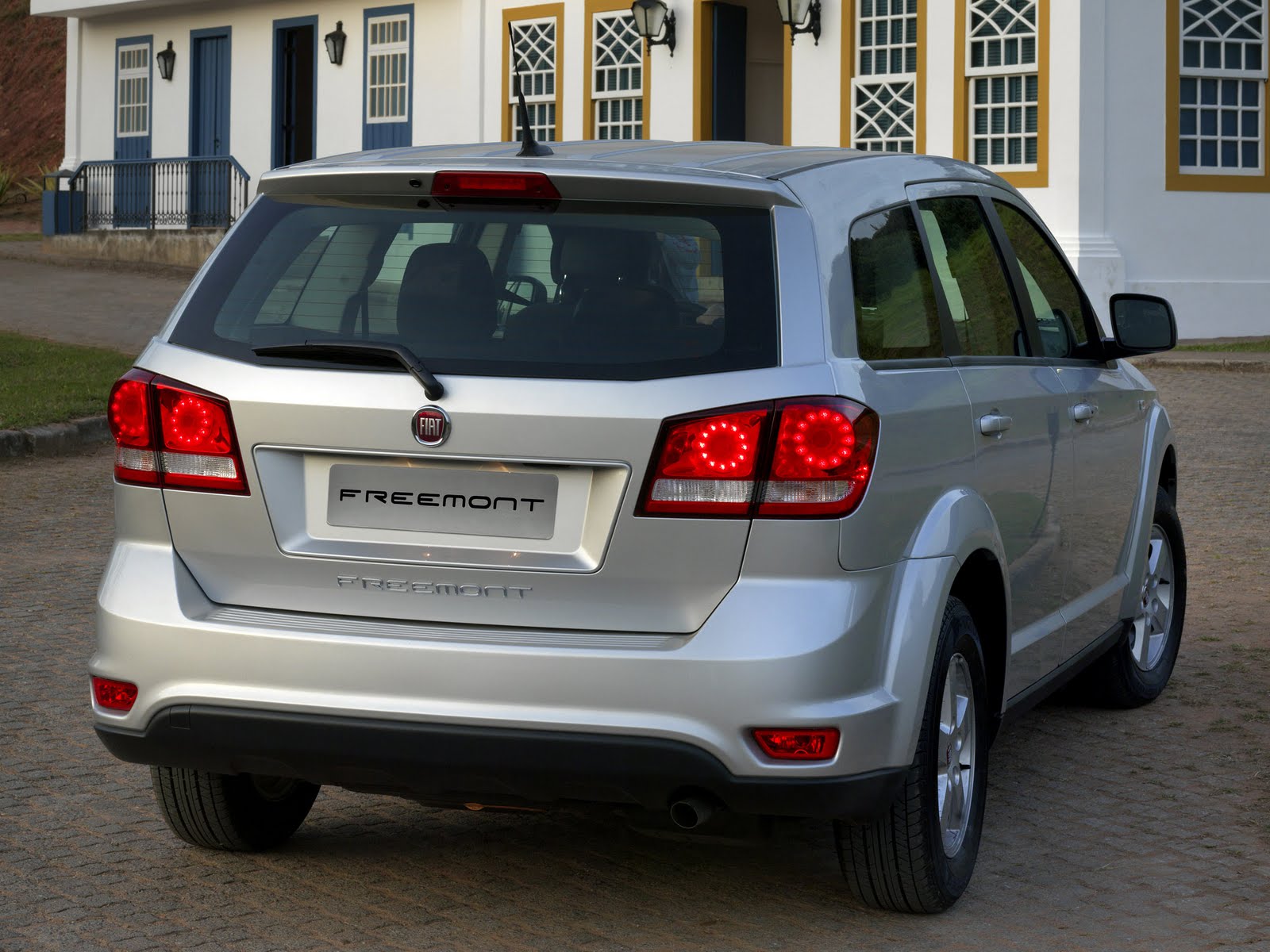 Booms Blog: Freemont já está no site da Fiat; Confira galeria de fotos